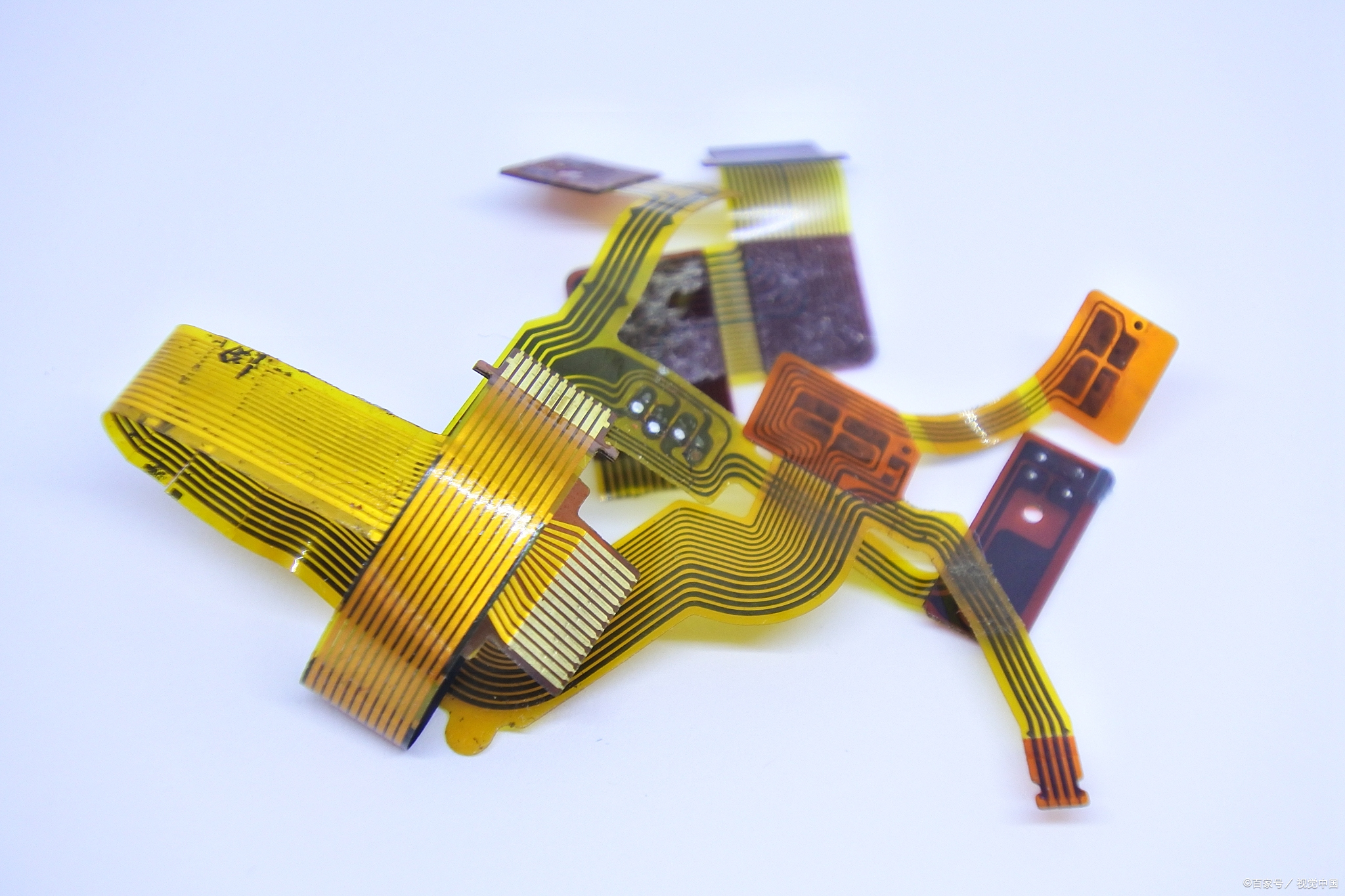 汽车柔性线路板FPC连接器UV胶水有什么特点？-有驾